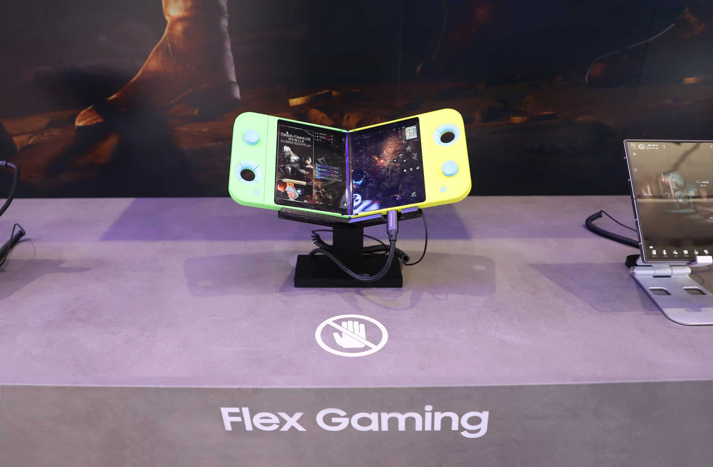 Samsung revela la computadora de mano 'Gaming Flex' que se pliega por ...