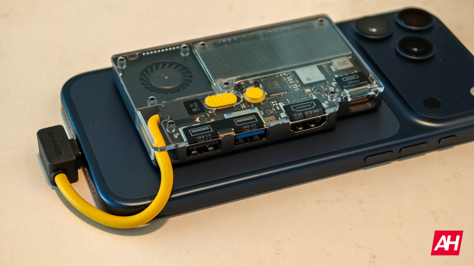 Sharge's Disk Pro es el mejor muelle SSD portátil con HDMI, USB e ...